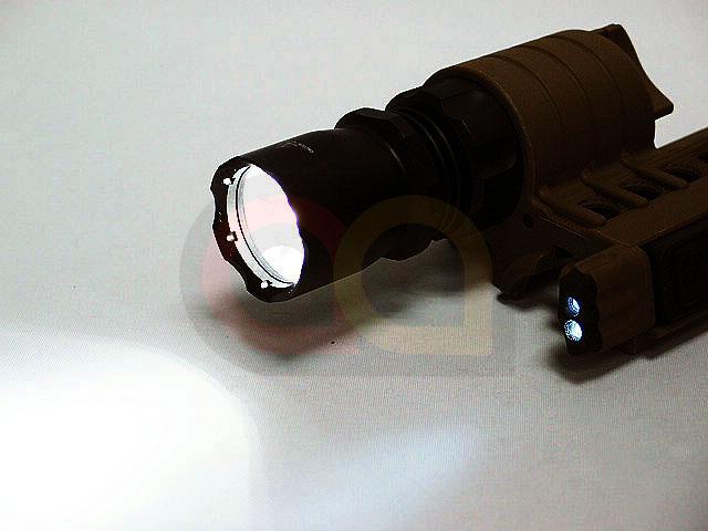 [Element] M500A Type M4 Handguard 190Lm CREE WeaponLight [DE] – Asiaairsoft